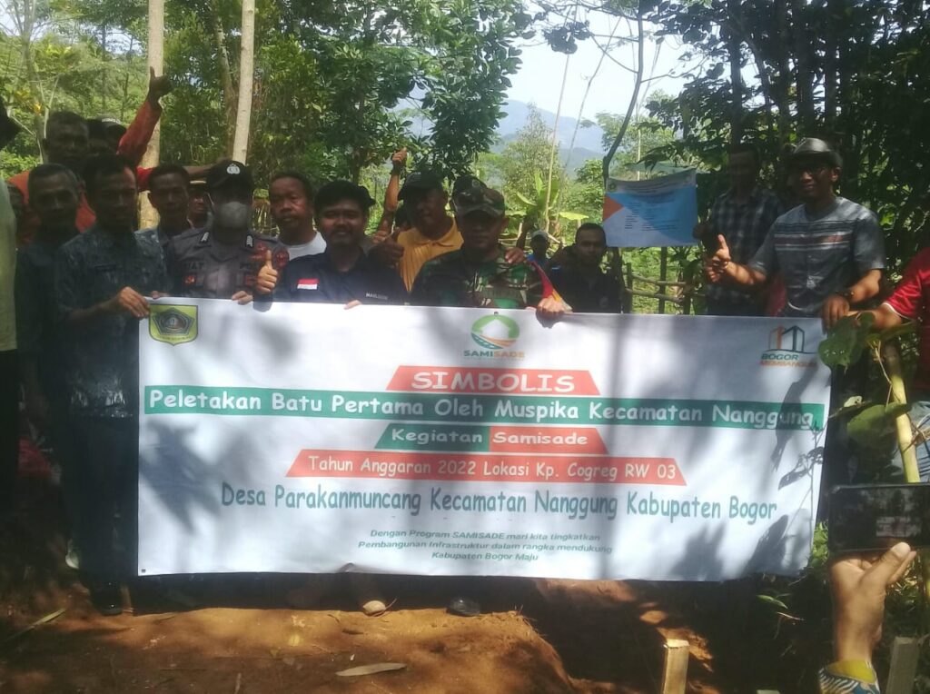 Kades Parakan Muncang Laksanakan Pemasangan Batu Pertama di Kp Cogreg ...