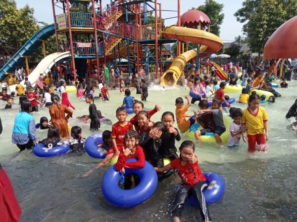 Segarkan Pikiran Siswa, SDN Singasari 02 Jonggol, Mengunjungi Kolam ...